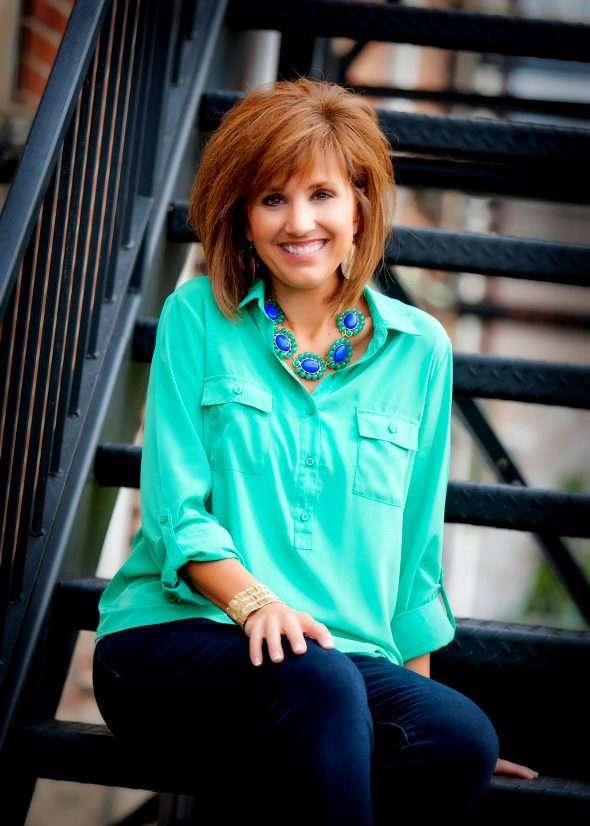 How To Choose Colors That Flatter Your Skin Tone - Cyndi Spivey