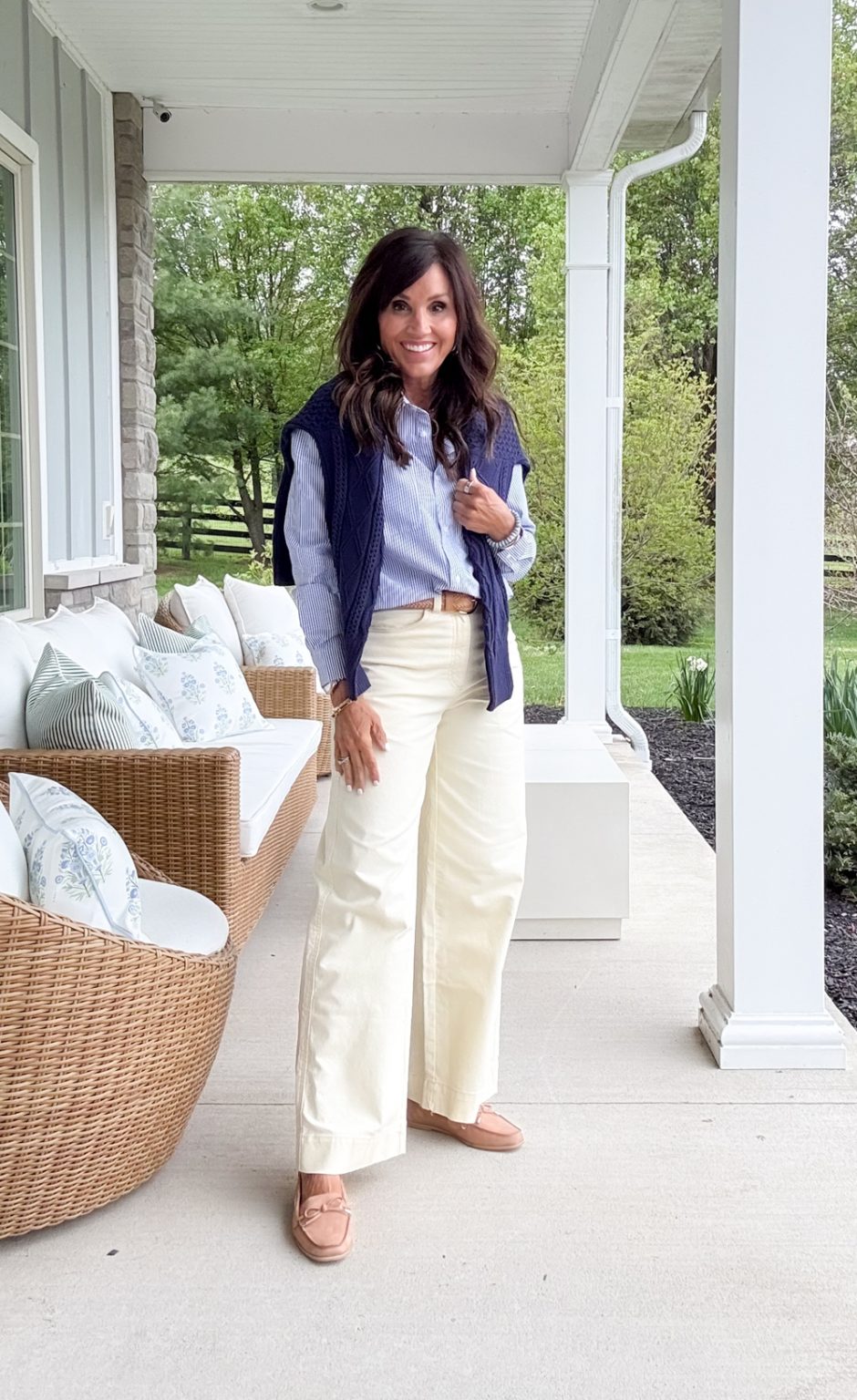 3 Ways to Wear Butter Yellow Pants This Season - Cyndi Spivey